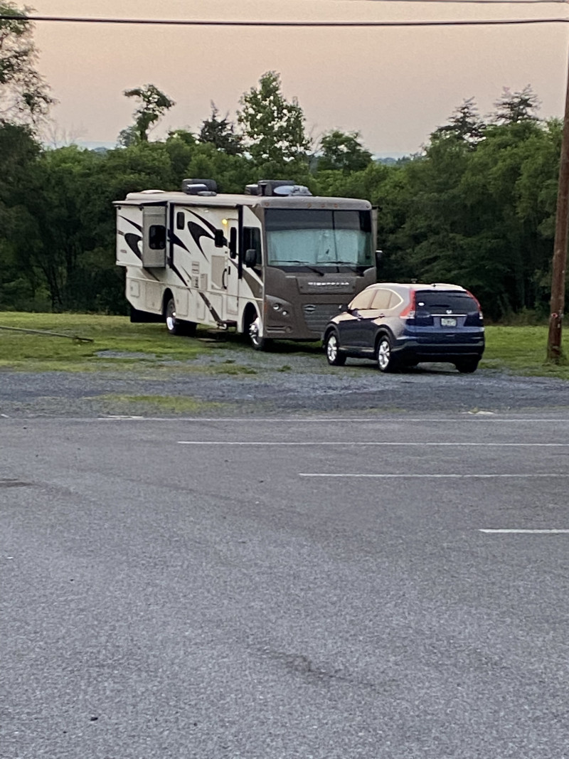 Stay at Historic Motor Inn: Tavern, Tunes & George Washington - Unique ...